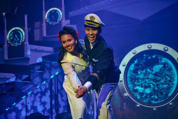AHOI - Swing * Dinner * Acrobatics | 14.06.2026, 13:00 | Wintergarten ...